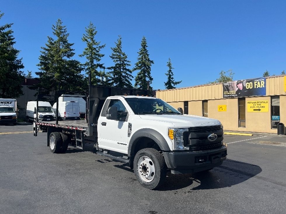2017 Ford F550 Flatbed Truck