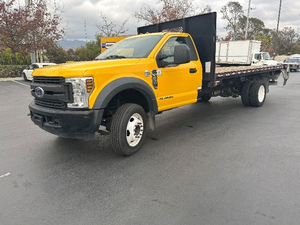 2018 Ford F450 Flatbed Truck
