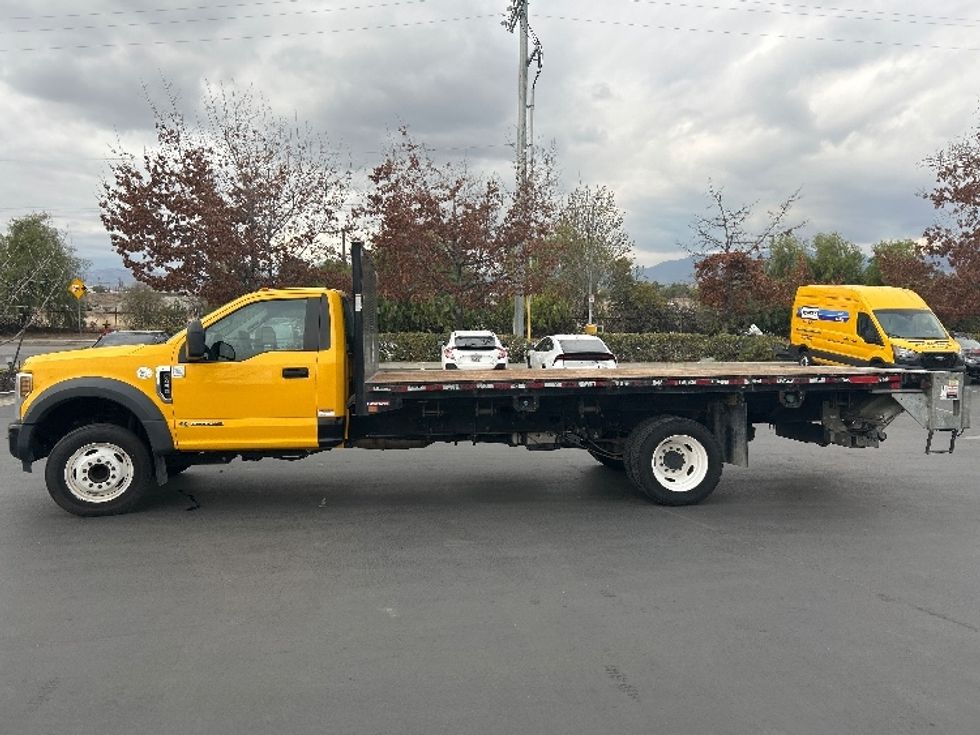 2018 Ford F450 Flatbed Truck