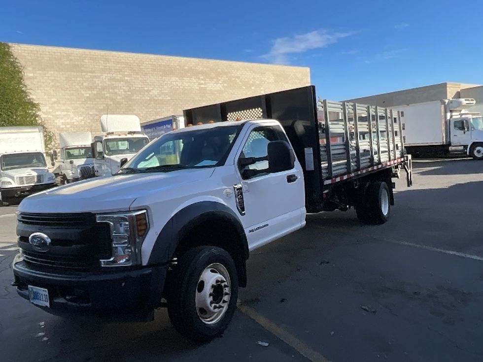 2019 Ford F450 Flatbed Truck