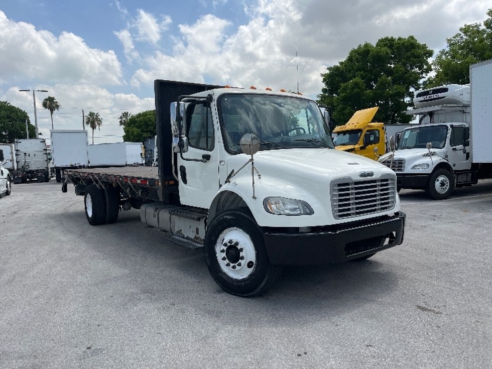 2016 Freightliner M2 Flatbed Truck
