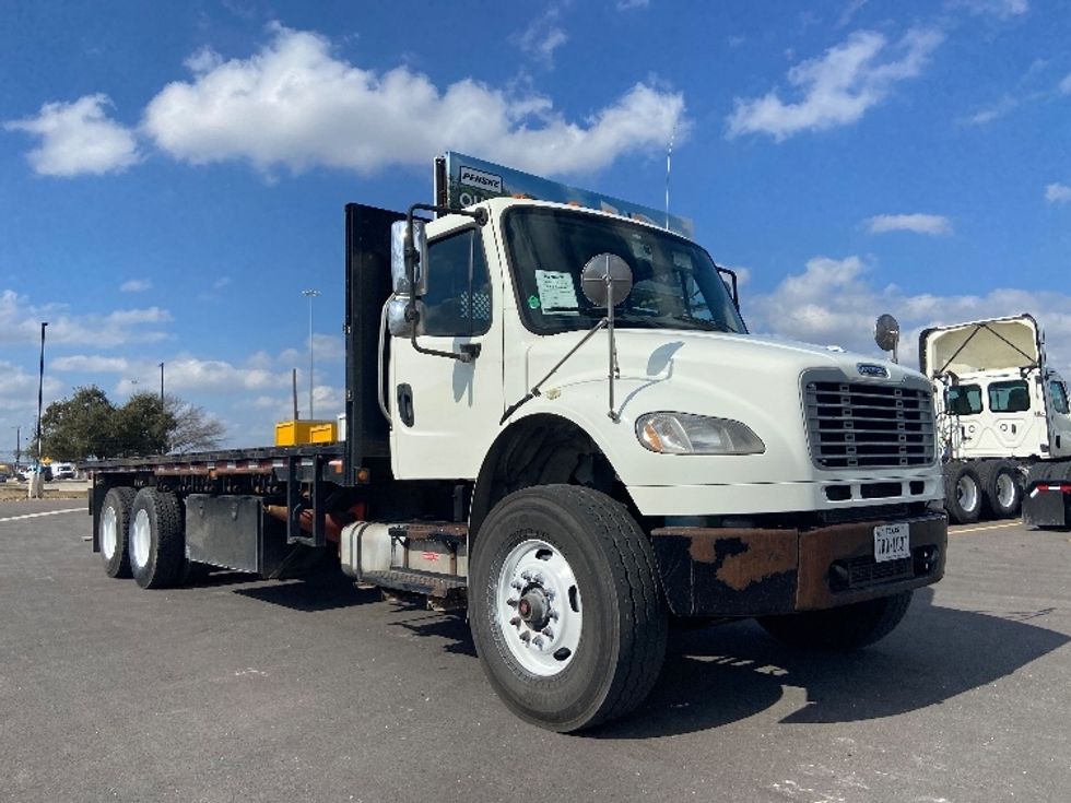2016 Freightliner M2 Flatbed Truck