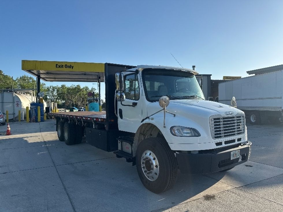 2016 Freightliner M2 Flatbed Truck