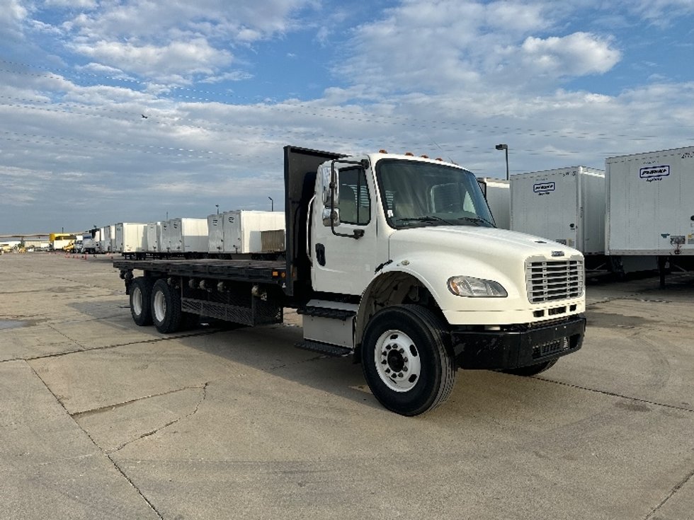 Used Flatbed Trucks for Sale - Penske Used Trucks