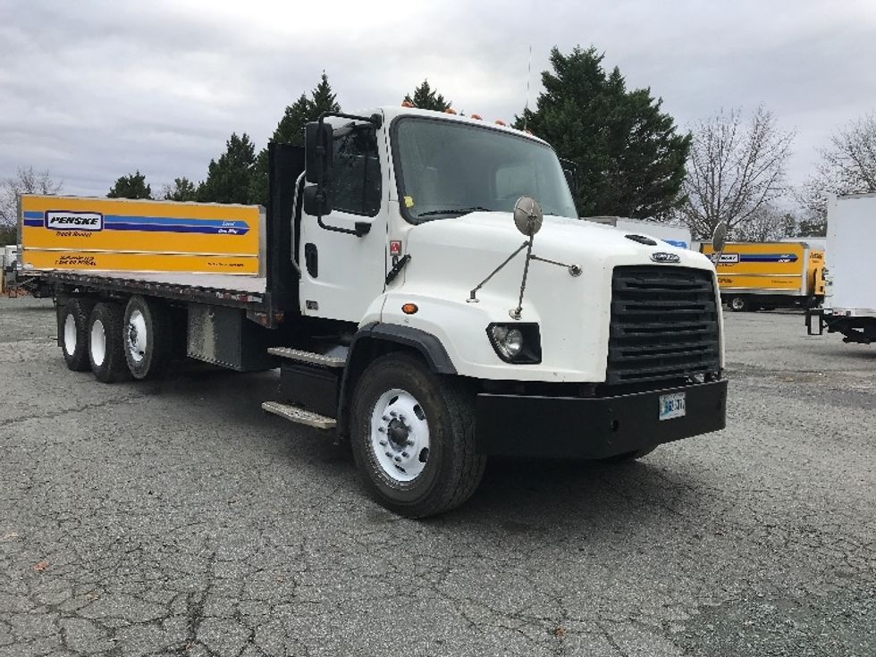 2018 Freightliner 114SD Flatbed Truck