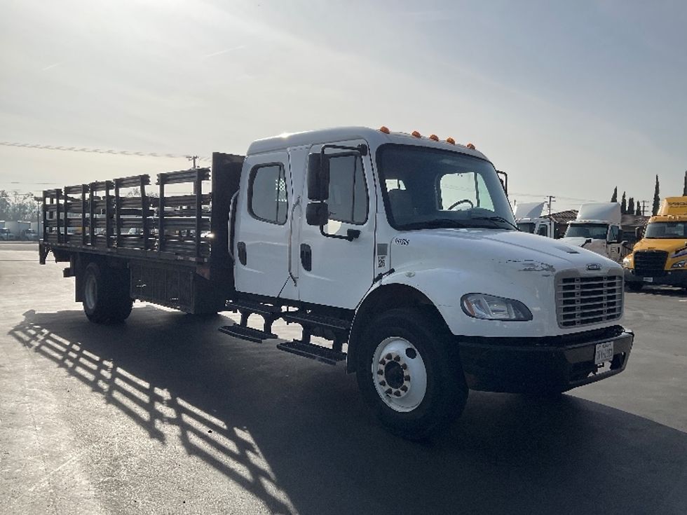 2018 Freightliner M2 Flatbed Truck