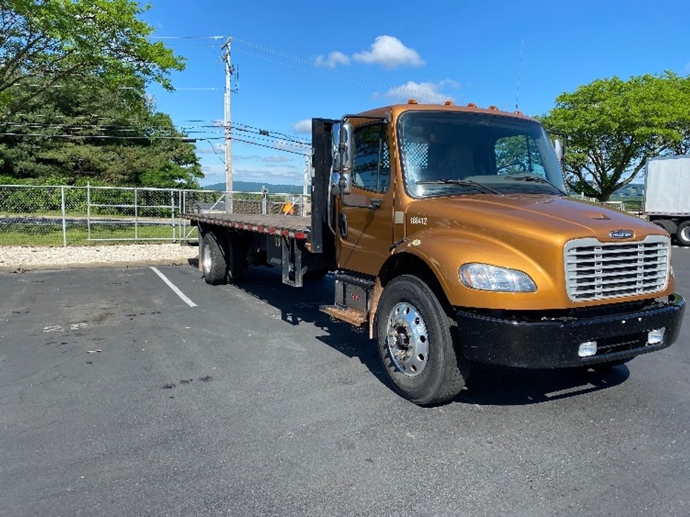 Used Freightliner Flatbed Trucks for Sale - Penske Used Trucks