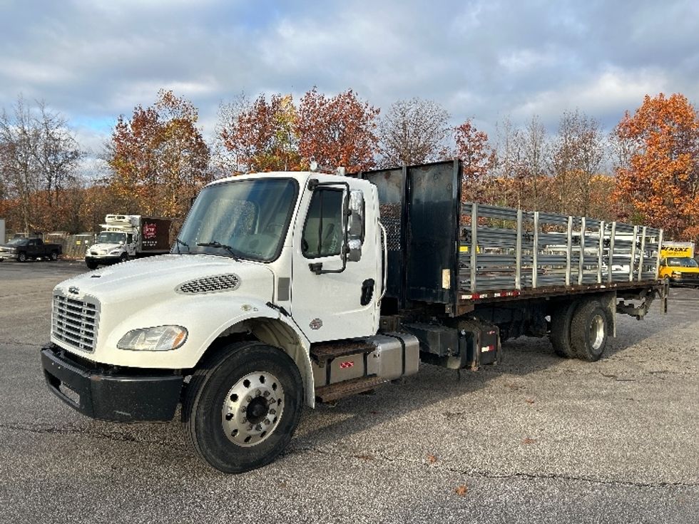2018 Freightliner M2 Flatbed Truck