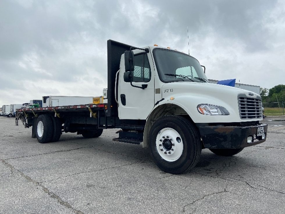 2018 Freightliner M2 Flatbed Truck