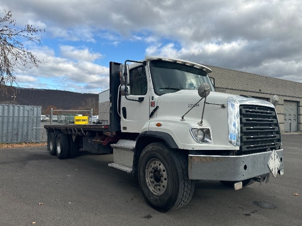 2019 Freightliner 114SD Flatbed Truck