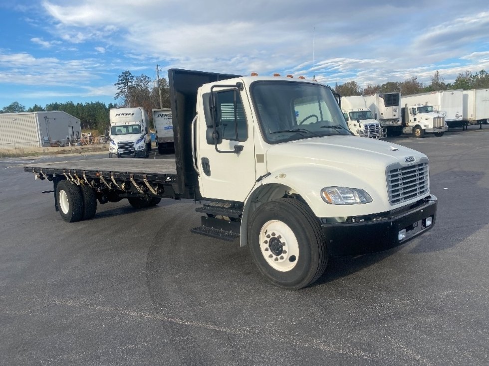 Used Freightliner Flatbed Trucks for Sale - Penske Used Trucks
