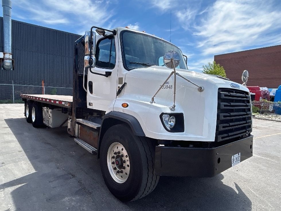 2020 Freightliner 114SD Flatbed Truck
