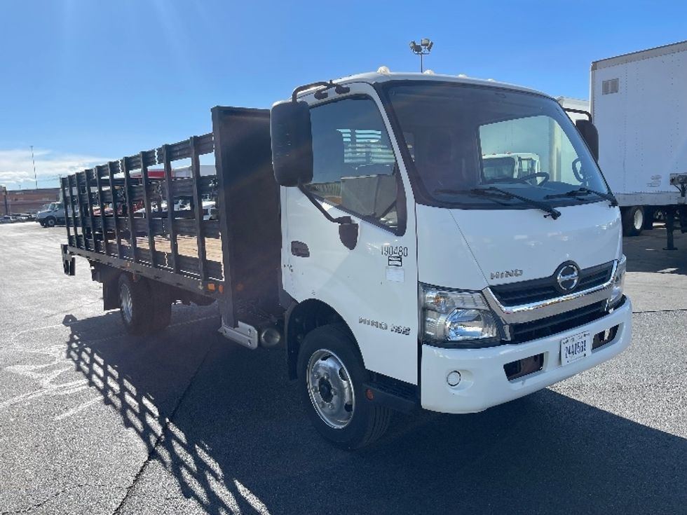 2017 Hino 195 Flatbed Truck