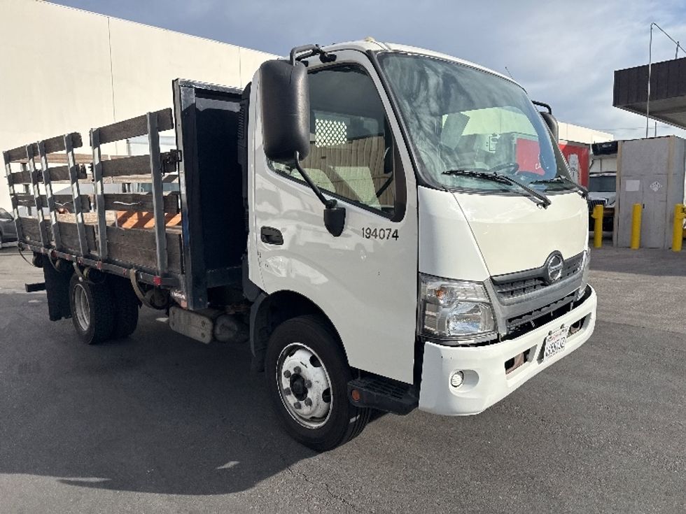 2018 Hino 195 Flatbed Truck
