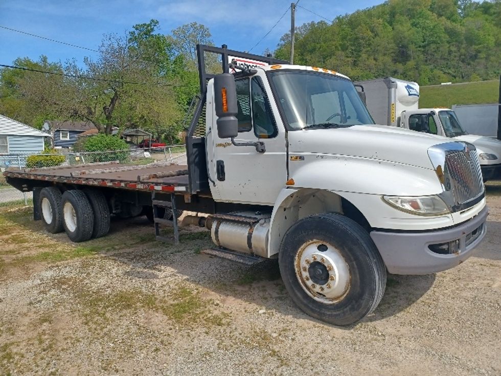 2012 International 4400 Flatbed Truck