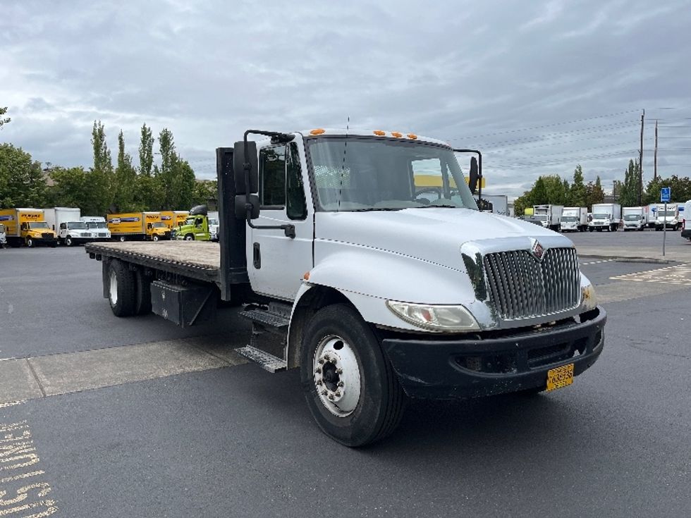 2014 International 4300 Flatbed Truck