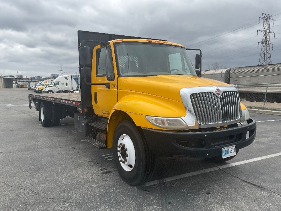 2018 International 4300 Flatbed Truck