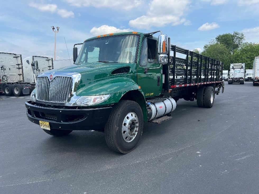 2018 International 4300 Flatbed Truck