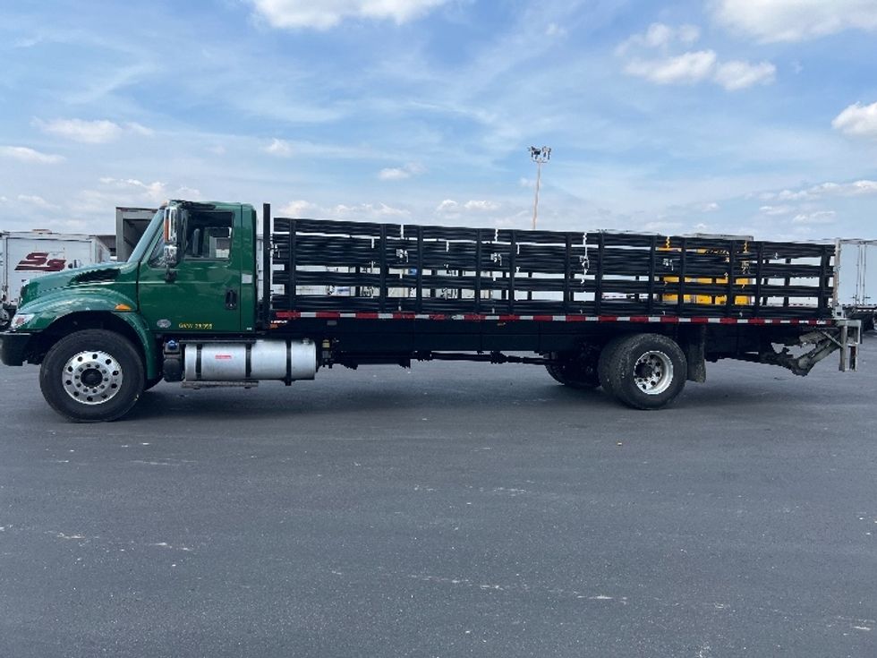 2018 International 4300 Flatbed Truck