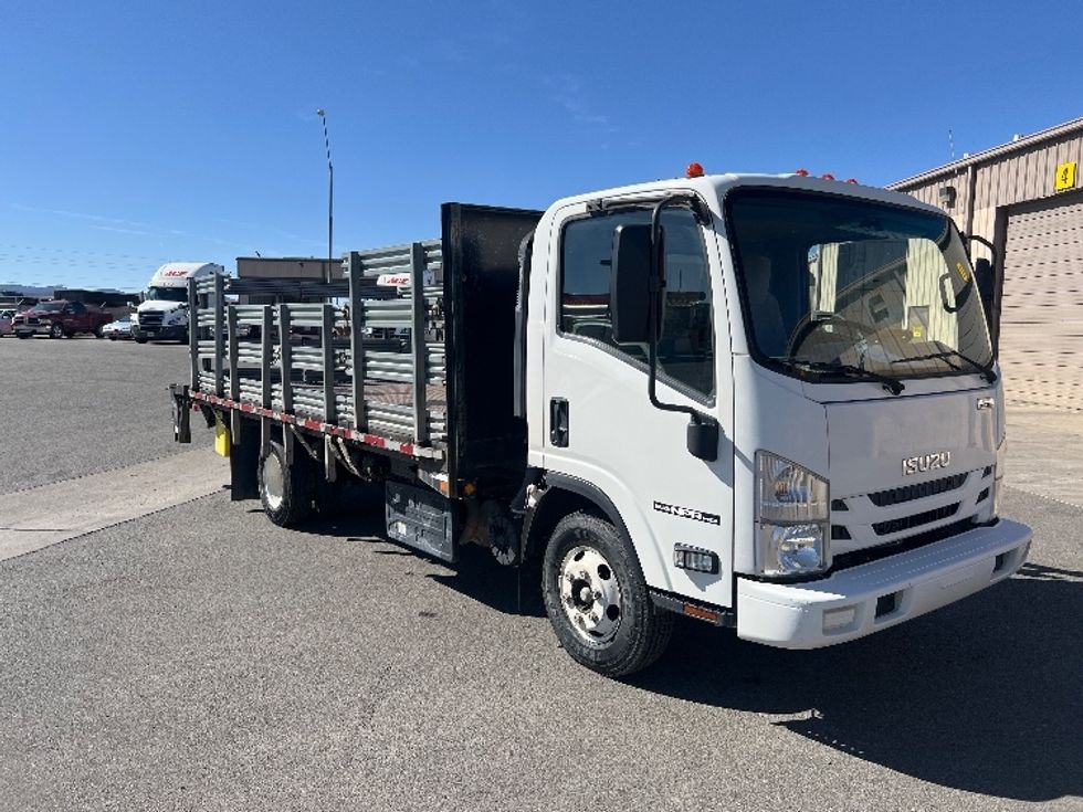 2019 Isuzu NPR Flatbed Truck