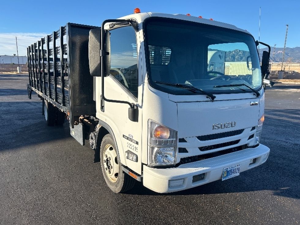 2019 Isuzu NRR Flatbed Truck
