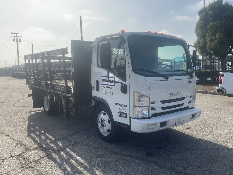 2020 Isuzu NQR Flatbed Truck