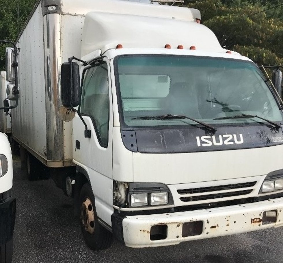 Used Isuzu NPR Cabover Trucks for Sale in USA - Penske Used Trucks