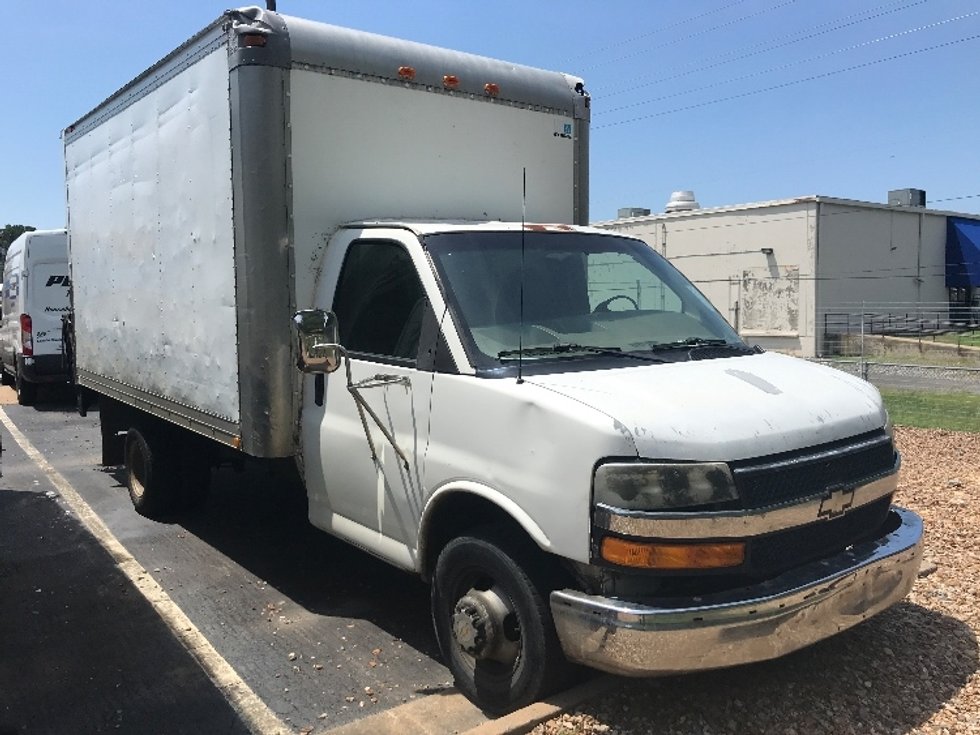 Used Chevrolet Light Duty Box Trucks for Sale - Penske Used Trucks