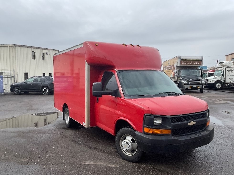 Used Chevrolet Light Duty Box Trucks for Sale - Penske Used Trucks