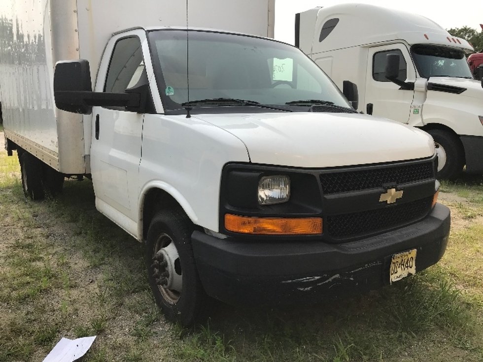 Used Chevrolet Light Duty Box Trucks for Sale - Penske Used Trucks