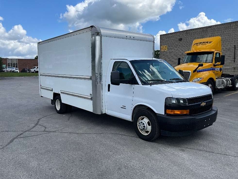 Used Chevrolet Light Duty Box Trucks for Sale - Penske Used Trucks
