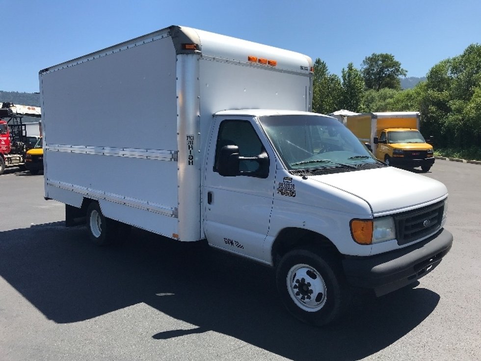 Used Light Duty Box Trucks for Sale in OR - Penske Used Trucks