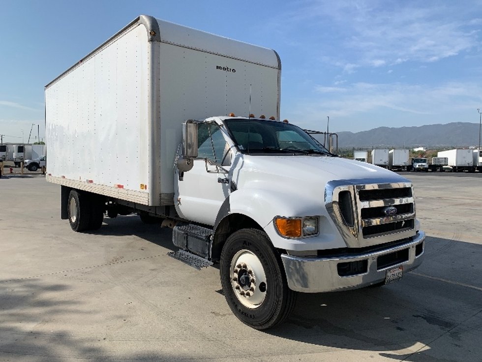 Used Ford Light Duty Box Trucks for Sale - Penske Used Trucks