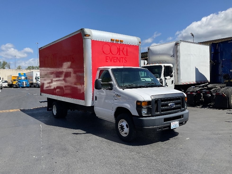 Used Ford Light Duty Box Trucks for Sale - Penske Used Trucks