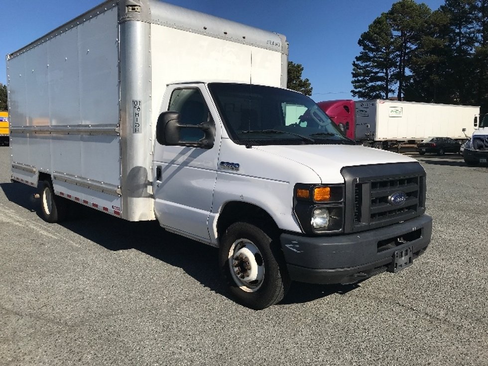 Used Ford Light Duty Box Trucks for Sale - Penske Used Trucks
