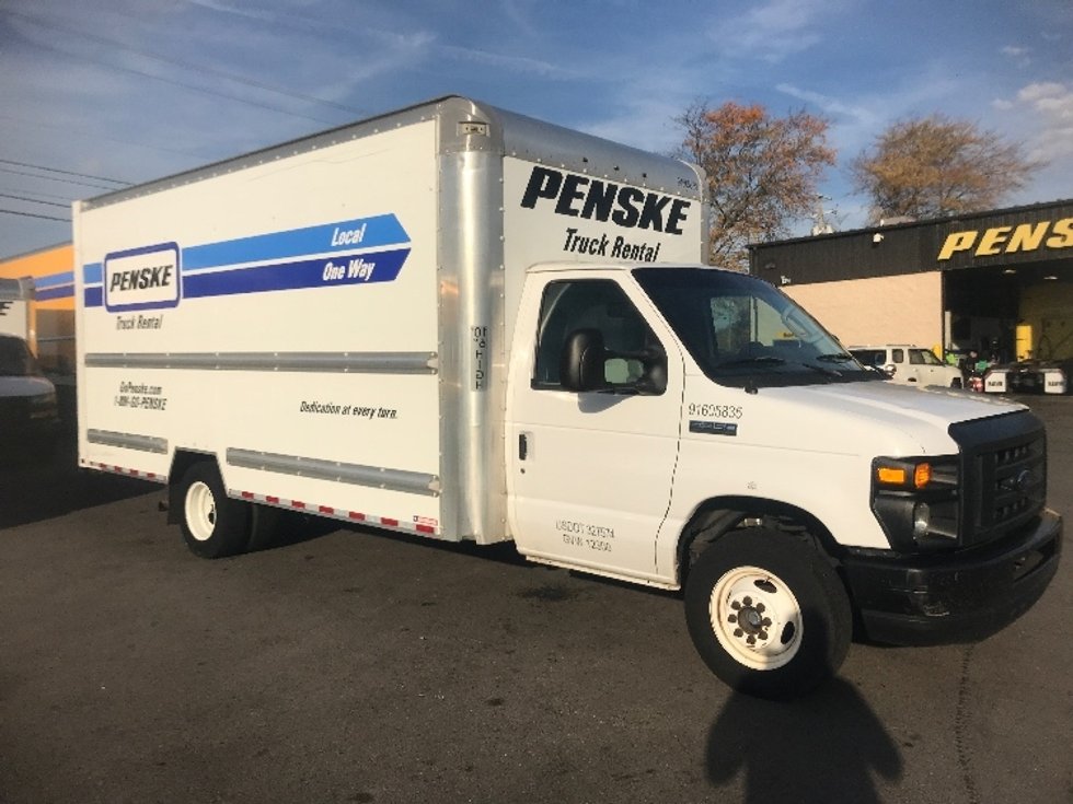 Used Light Duty Box Trucks for Sale - Penske Used Trucks