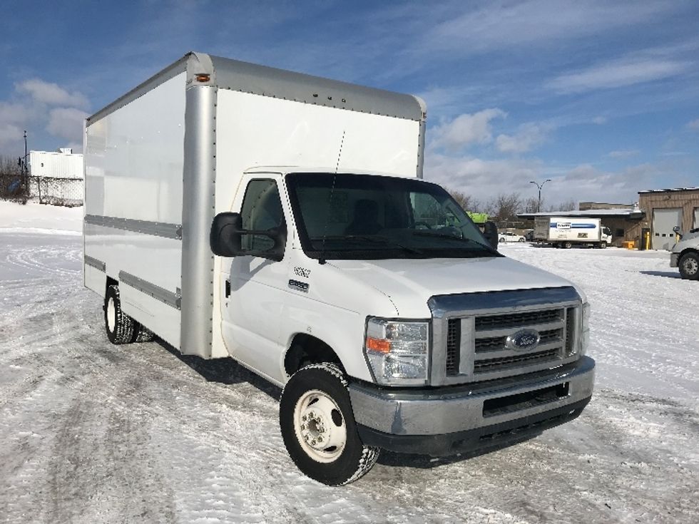 2017 Ford E450 Light Duty Box Truck