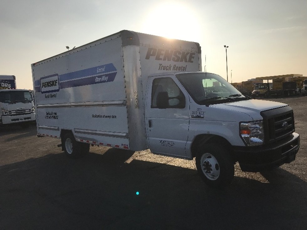 Used Ford Light Duty Box Trucks for Sale - Penske Used Trucks