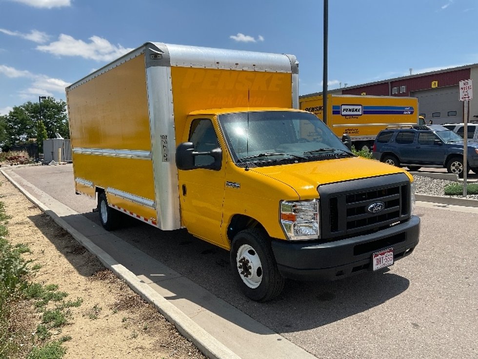 Used Ford Light Duty Box Trucks for Sale - Penske Used Trucks