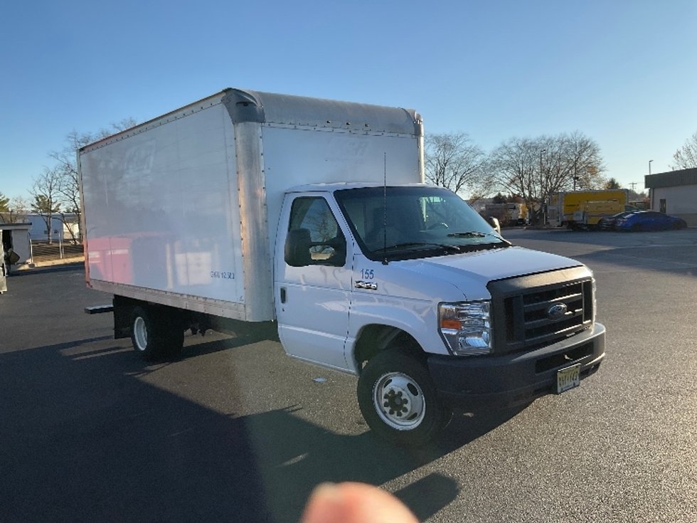 Used Light Duty Box Trucks for Sale - Penske Used Trucks