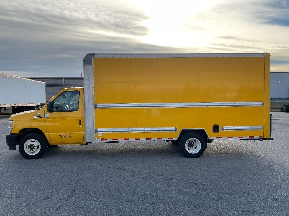 2022 Ford E350 Light Duty Box Truck