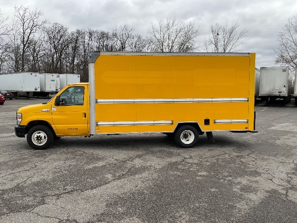 2022 Ford E350 Light Duty Box Truck