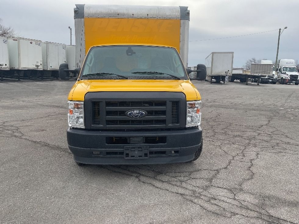 2022 Ford E350 Light Duty Box Truck