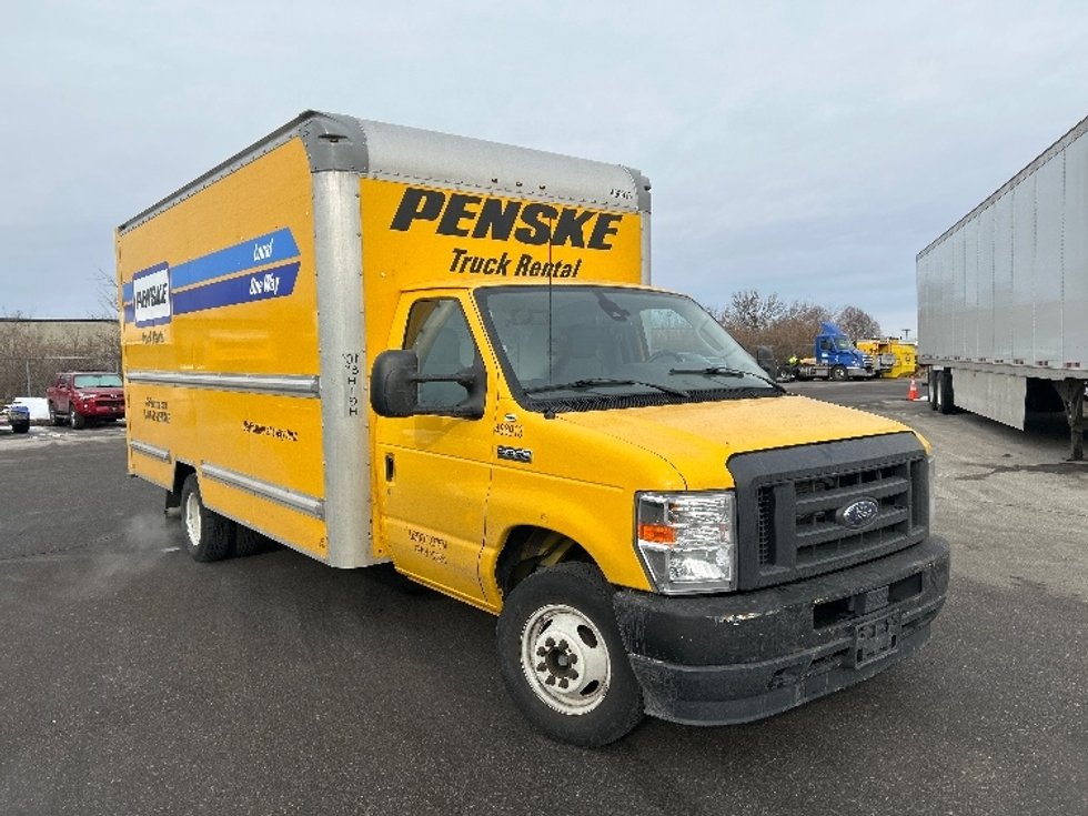Used Light Duty Box Trucks for Sale - Penske Used Trucks