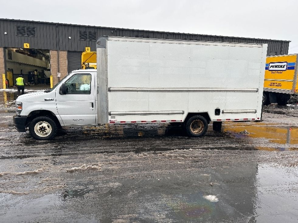 2022 Ford E350 Light Duty Box Truck