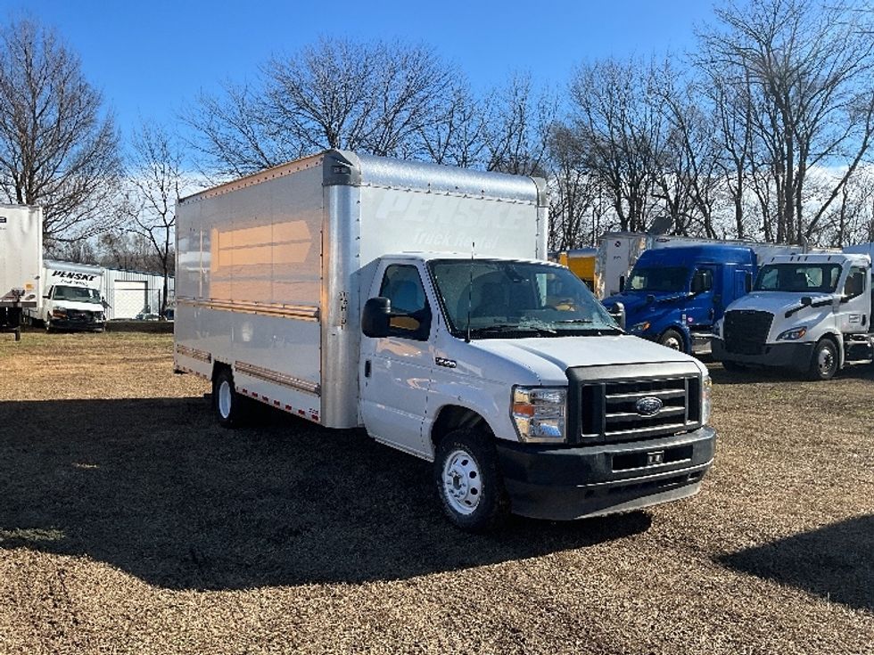 2022 Ford E350 Light Duty Box Truck