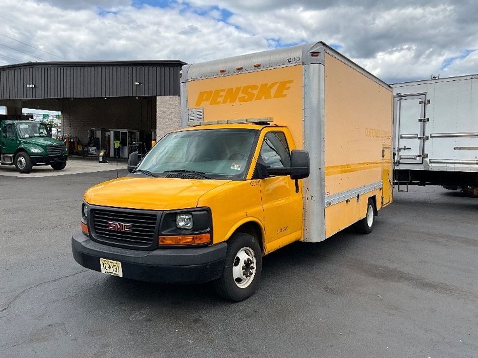 2015 GMC Savana G33903 Light Duty Box Truck