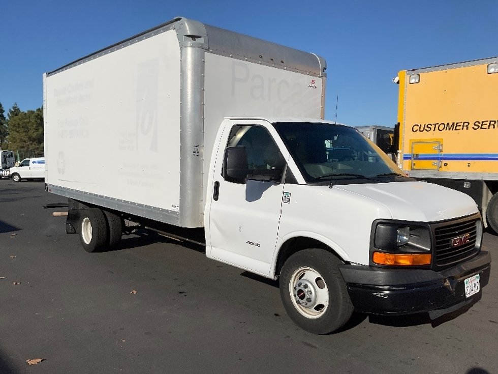Used Light Duty Box Trucks for Sale in CA - Penske Used Trucks