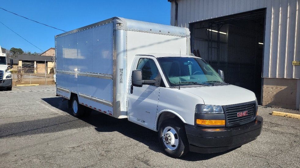 Used Light Duty Box Trucks for Sale - Penske Used Trucks