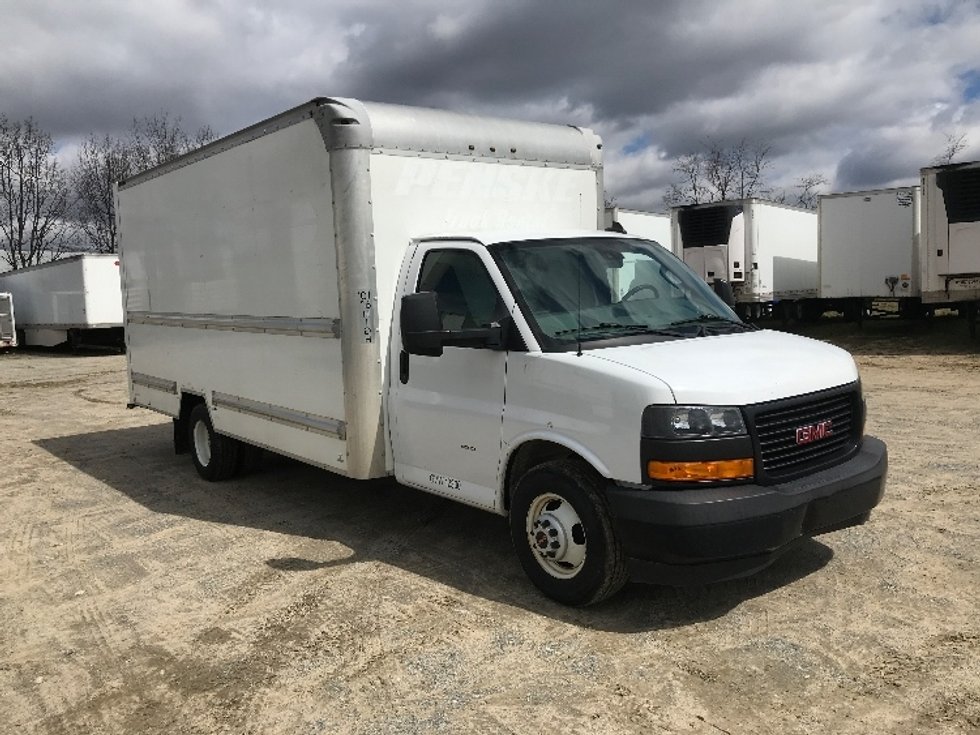 Used GMC Light Duty Box Trucks for Sale - Penske Used Trucks